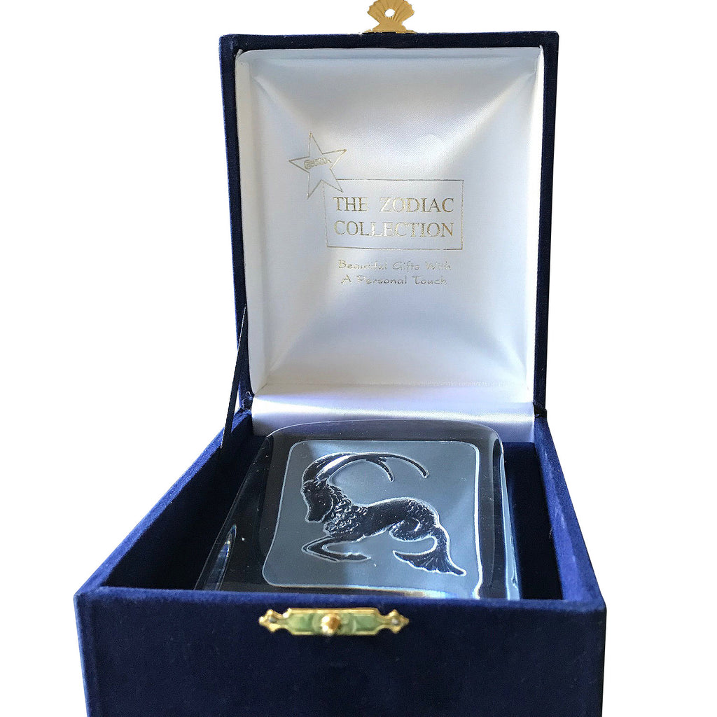 Swedish Crystal Zodiac Paperweight Deluxe - Capricorn – zodiacgifts.com